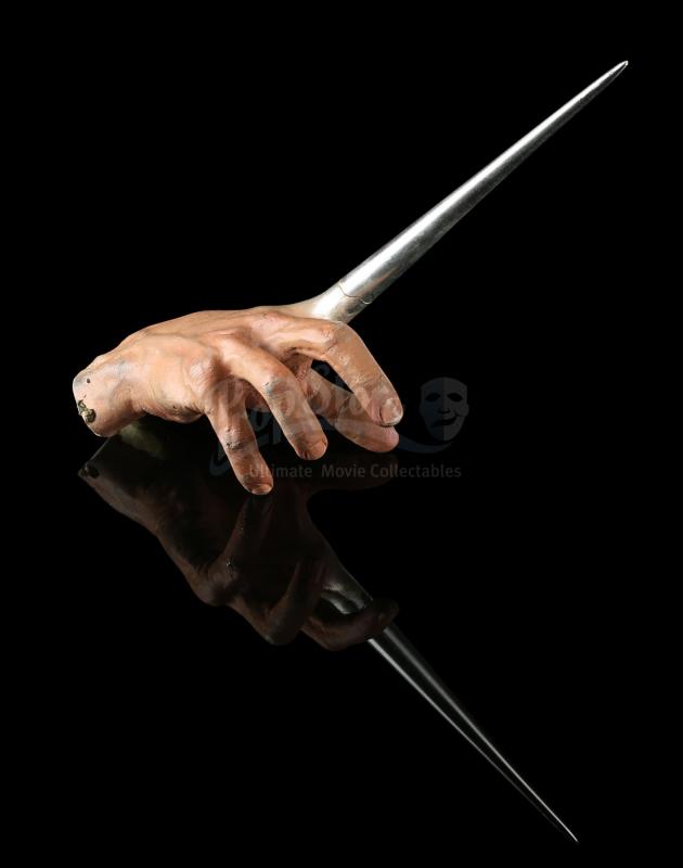 TERMINATOR 2: JUDGMENT DAY (1991) - T-1000's (Robert Patrick) Pointed ...